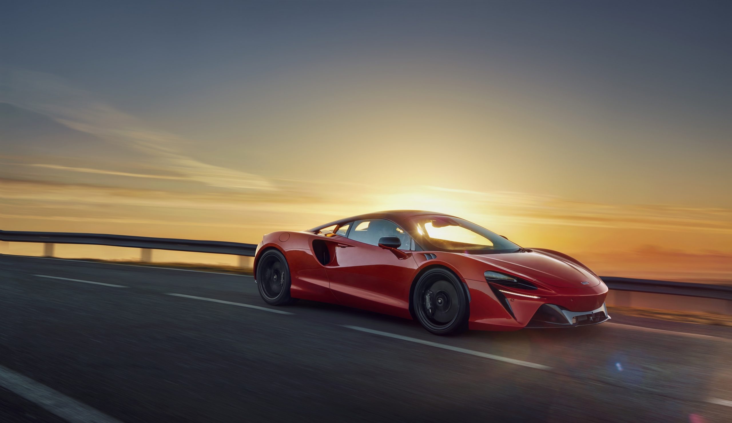 All-new Artura joins McLaren luxury supercar display at the British ...