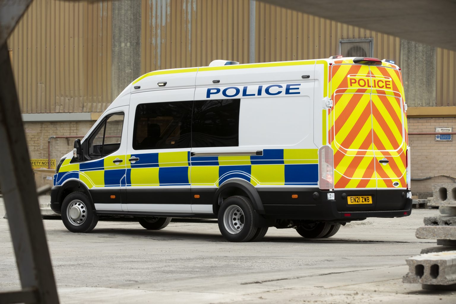 What a riot! Ford’s five-tonne Transit deployed to UK Police Forces ...