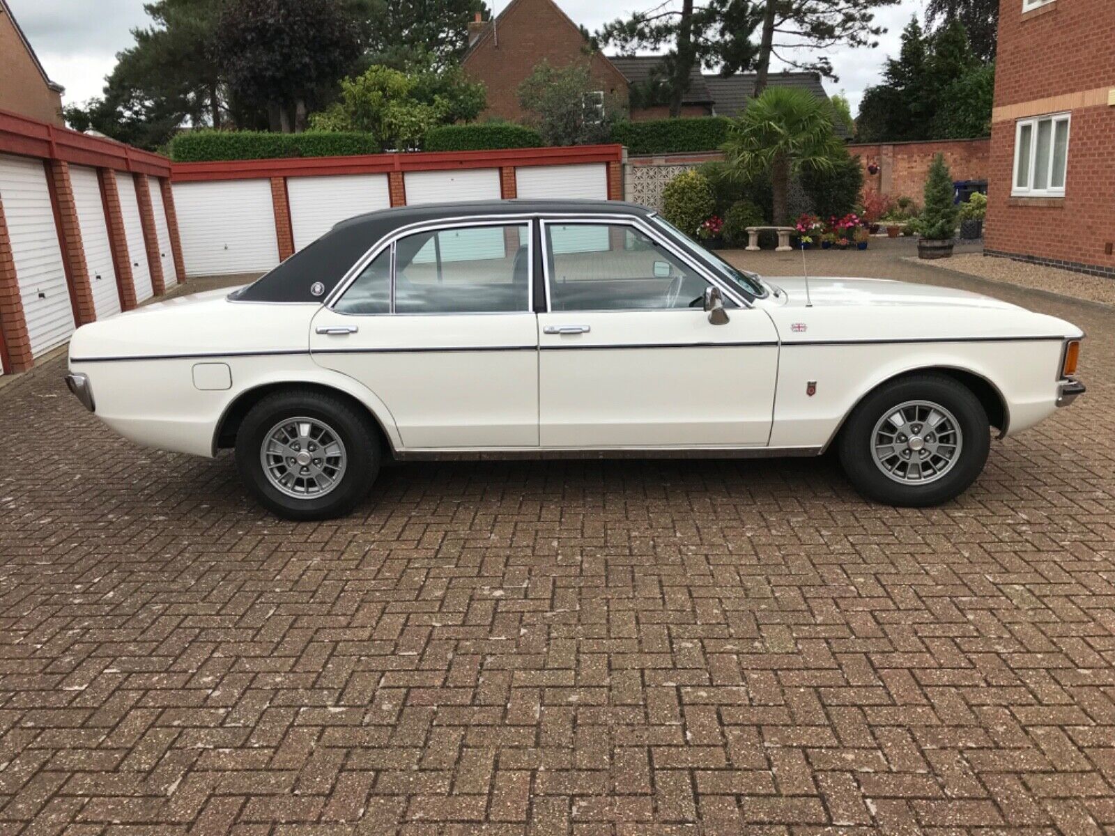 1974 Ford Granada Mk1 3.0 Ghia Automatic - MotoringDeals.com